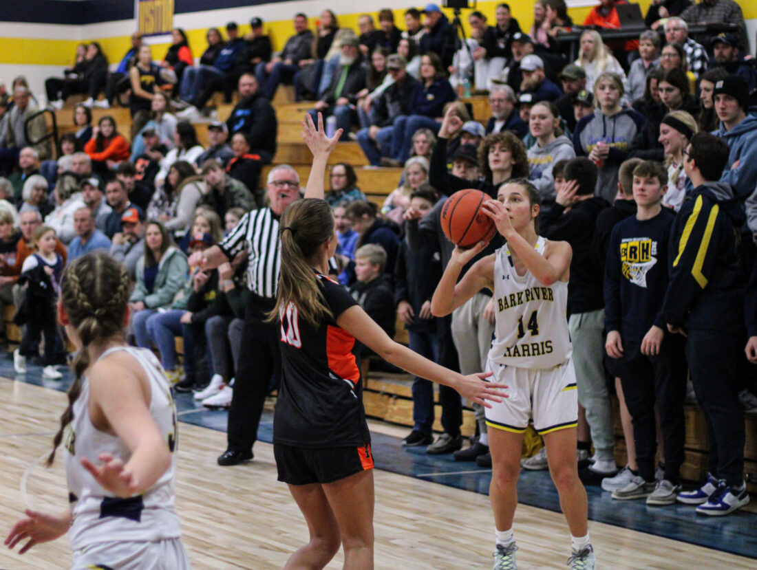 Broncos pounce early, knock off Manistique in district opener | News ...